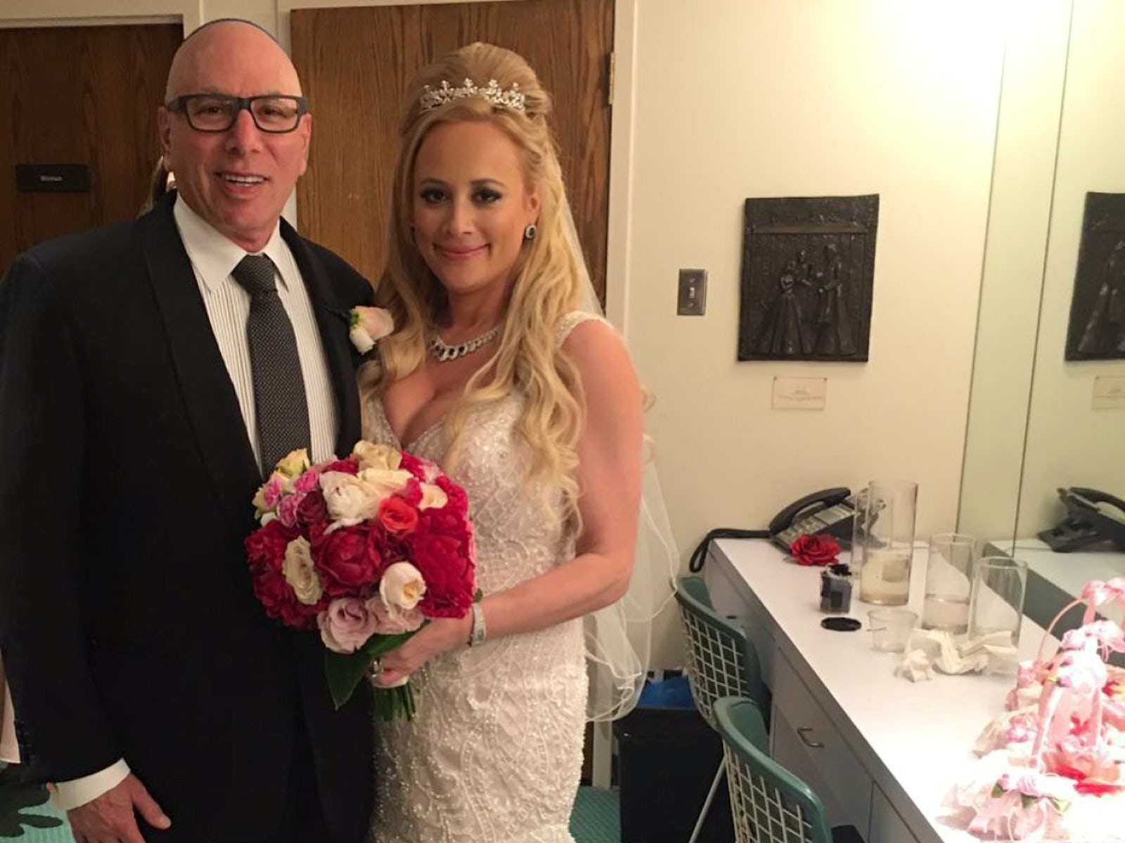 Erica Rose from 'The Bachelor' marries Charles Sanders in lavish and ...