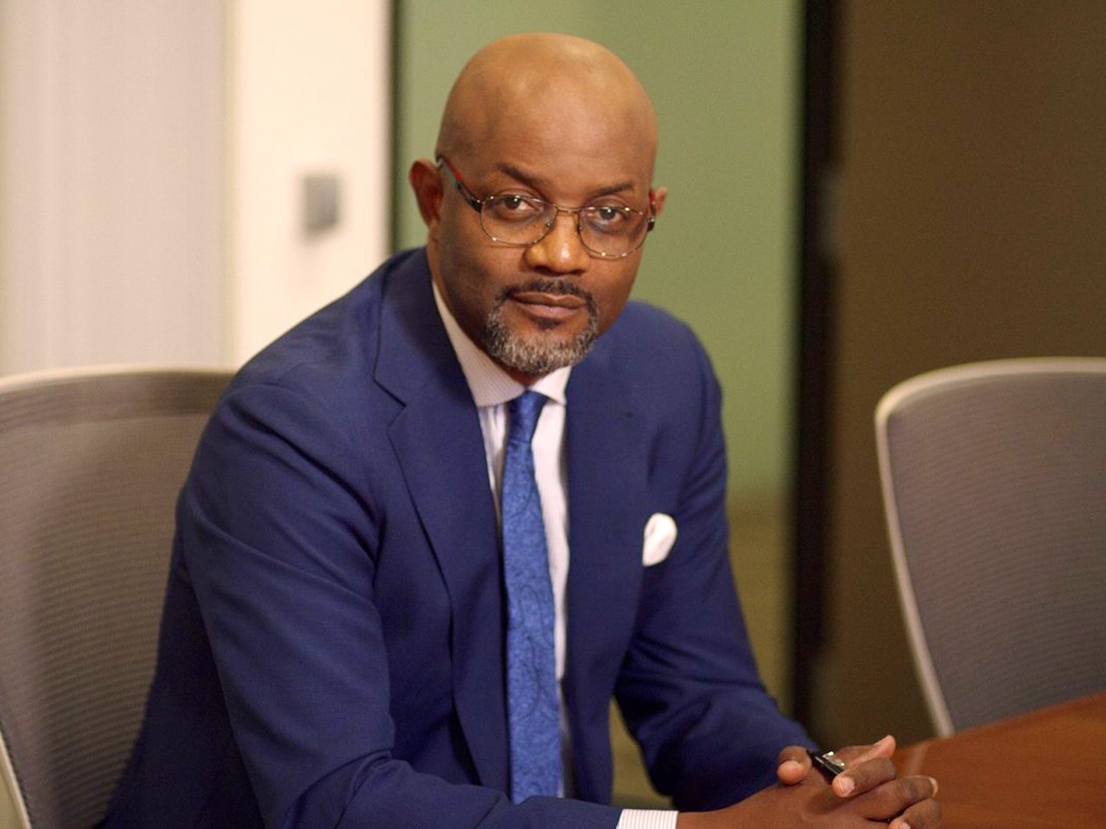 'Married at First Sight' expert Pastor Calvin Roberson: AJ Vollmoeller ...